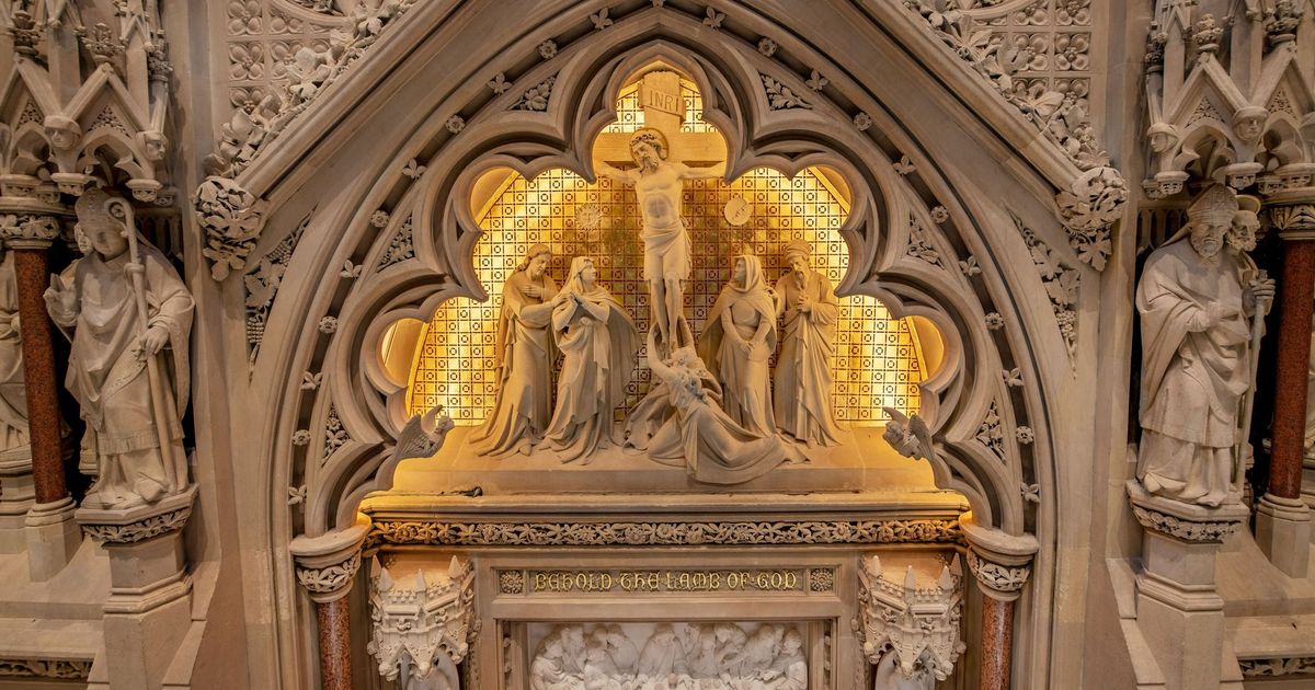 Trinity Reredos Tour | Trinity AR Experience | 8th Wall