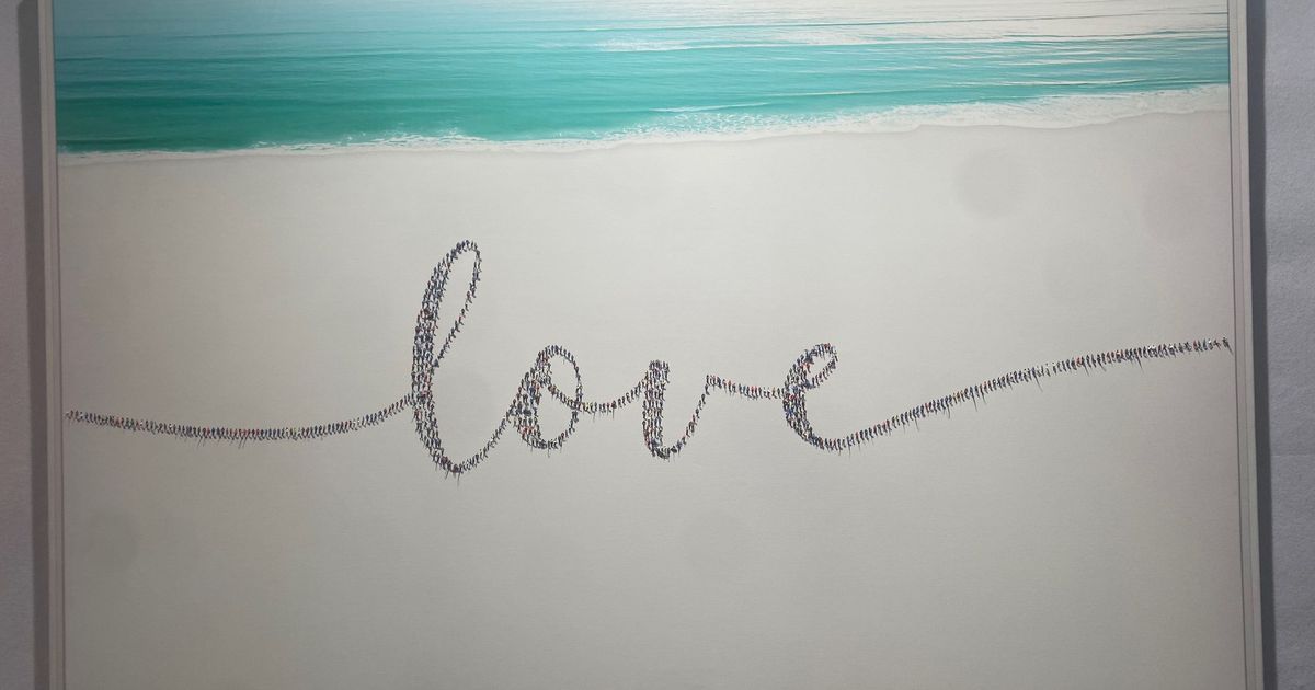 Love Beach | DDR | 8th Wall