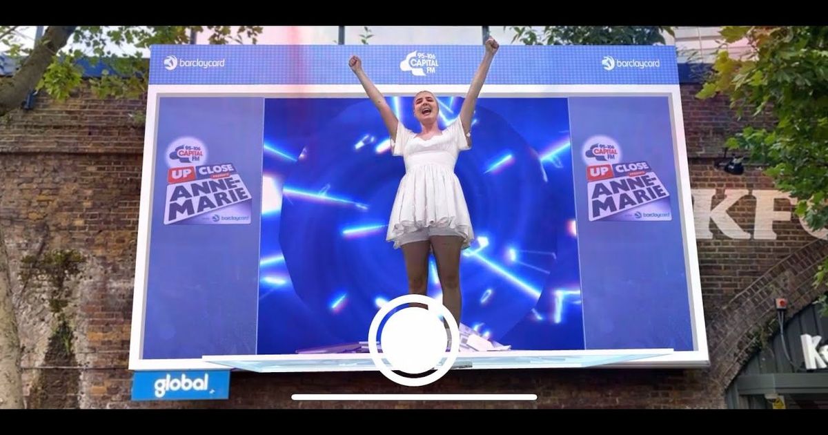Capital Up Close - Billboard AR | VISUALISE | 8th Wall